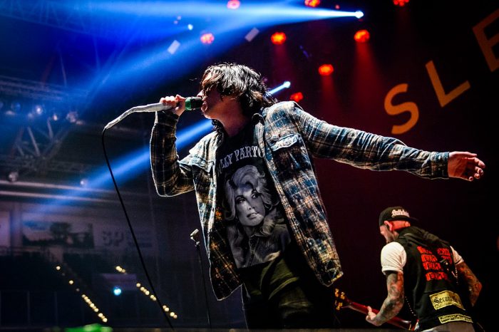 Sleeping With Sirens prove emo is alive and well on the Ctrl + Alt ...